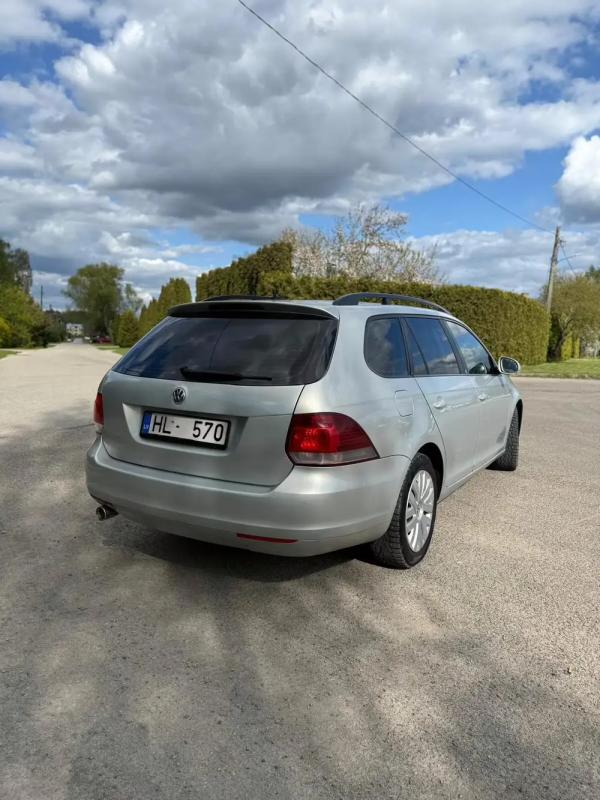 Balts Volkswagen Golf 2010 Rīga, ar dzinēja tilpumu 1.40 L un nobraukumu 380 tūkst. km par 1800 €, foto 5 vietnē AUTOMOTO.COM.LV