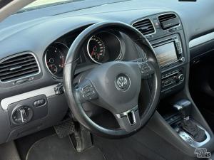 White Volkswagen Golf 2010 in Raseiniai, with an engine capacity of 2.00 L and mileage of 290 thousand km for 3700 €, photo 12 on AUTOMOTO.COM.LV