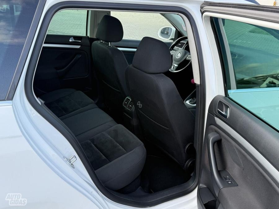White Volkswagen Golf 2010 in Raseiniai, with an engine capacity of 2.00 L and mileage of 290 thousand km for 3700 €, photo 16 on AUTOMOTO.COM.LV