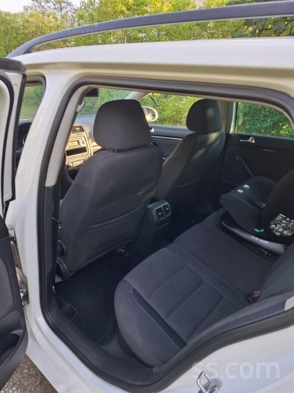 Balts Volkswagen Golf 2010 Rīga, ar dzinēja tilpumu 1.60 L un nobraukumu 385 tūkst. km par 2200 €, foto 6 vietnē AUTOMOTO.COM.LV