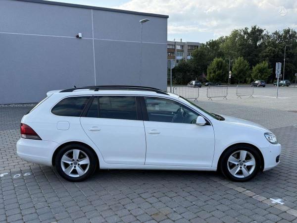 White Volkswagen Golf 2010 in Raseiniai, with an engine capacity of 1.97 L and mileage of 291 thousand km for 3600 €, photo 4 on AUTOMOTO.COM.LV