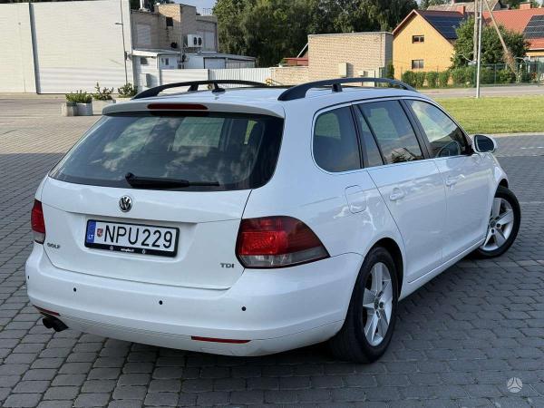 White Volkswagen Golf 2010 in Raseiniai, with an engine capacity of 1.97 L and mileage of 291 thousand km for 3600 €, photo 7 on AUTOMOTO.COM.LV