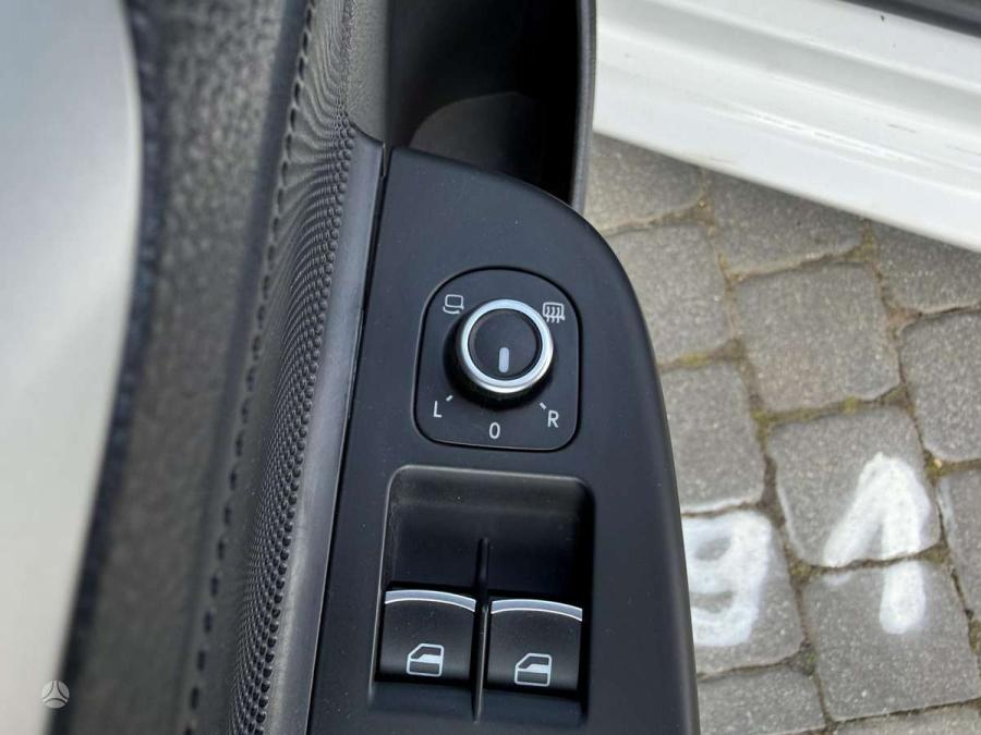 Balts Volkswagen Golf 2010 Raseiniai, ar dzinēja tilpumu 1.97 L un nobraukumu 291 tūkst. km par 3600 €, foto 22 vietnē AUTOMOTO.COM.LV