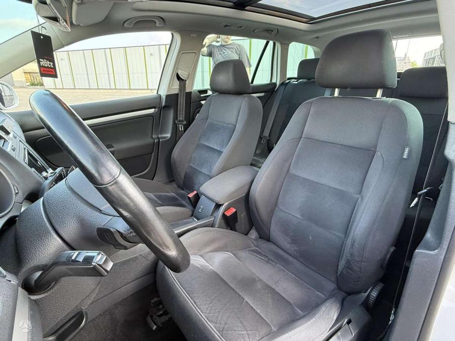 Balts Volkswagen Golf 2010 Raseiniai, ar dzinēja tilpumu 1.97 L un nobraukumu 291 tūkst. km par 3600 €, foto 26 vietnē AUTOMOTO.COM.LV
