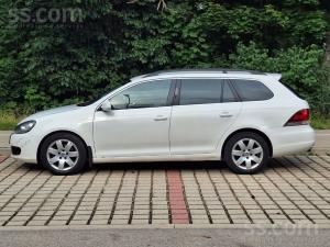 Balts Volkswagen Golf 2010 Rīga, ar dzinēja tilpumu 1.60 L un nobraukumu 385 tūkst. km par 1750 €, foto 3 vietnē AUTOMOTO.COM.LV