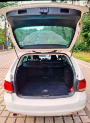 Balts Volkswagen Golf 2010 Rīga, ar dzinēja tilpumu 1.60 L un nobraukumu 385 tūkst. km par 1750 €, foto 10 vietnē AUTOMOTO.COM.LV