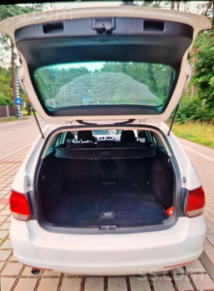 Balts Volkswagen Golf 2010 Rīga, ar dzinēja tilpumu 1.60 L un nobraukumu 385 tūkst. km par 1750 €, foto 10 vietnē AUTOMOTO.COM.LV