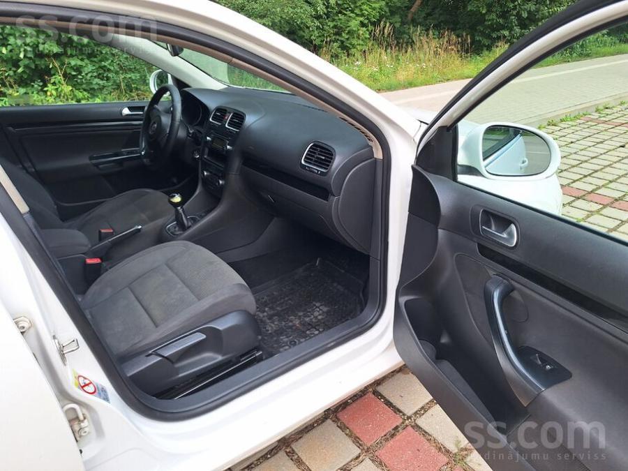 Balts Volkswagen Golf 2010 Rīga, ar dzinēja tilpumu 1.60 L un nobraukumu 385 tūkst. km par 1750 €, foto 13 vietnē AUTOMOTO.COM.LV