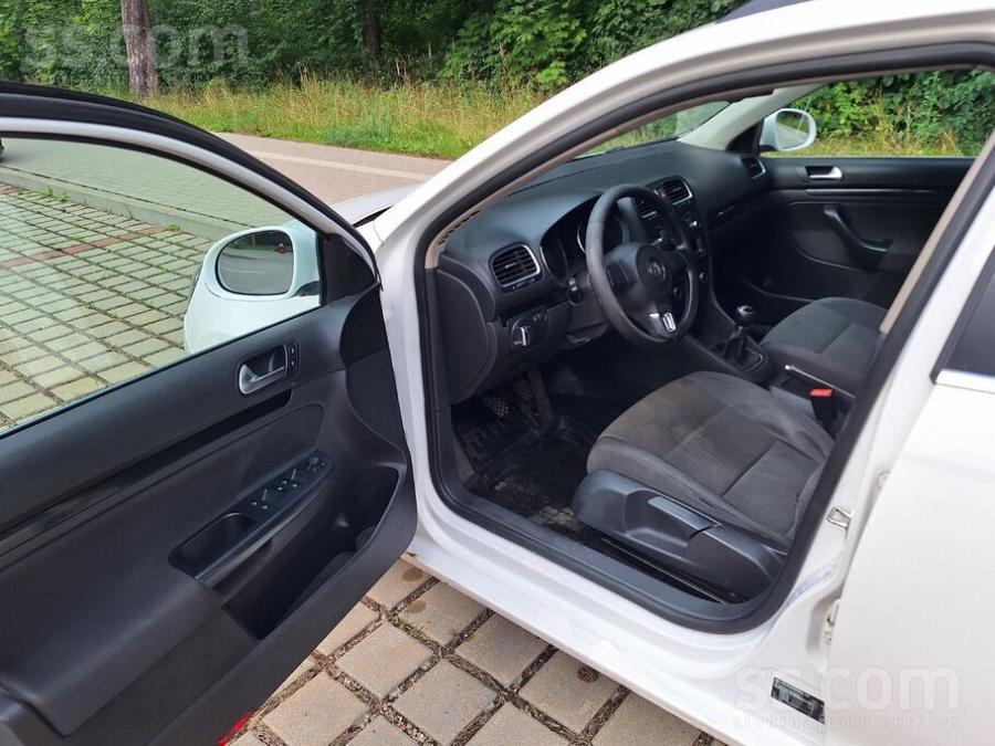 Balts Volkswagen Golf 2010 Rīga, ar dzinēja tilpumu 1.60 L un nobraukumu 385 tūkst. km par 1750 €, foto 14 vietnē AUTOMOTO.COM.LV