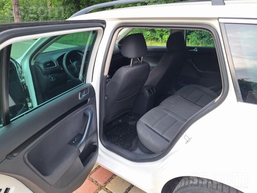 Balts Volkswagen Golf 2010 Rīga, ar dzinēja tilpumu 1.60 L un nobraukumu 385 tūkst. km par 1750 €, foto 15 vietnē AUTOMOTO.COM.LV