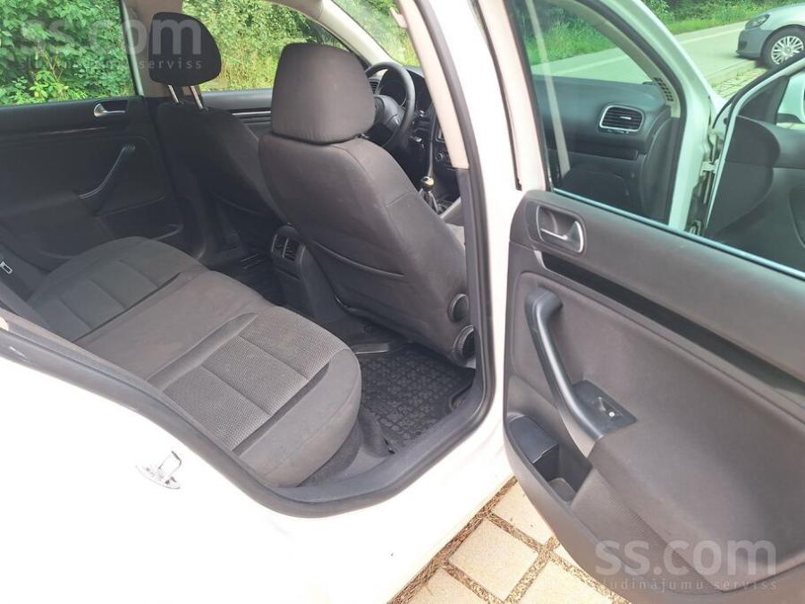 Balts Volkswagen Golf 2010 Rīga, ar dzinēja tilpumu 1.60 L un nobraukumu 385 tūkst. km par 1750 €, foto 16 vietnē AUTOMOTO.COM.LV
