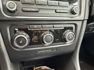 Balts Volkswagen Golf 2010 Viļņa, ar dzinēja tilpumu 1.60 L un nobraukumu 222 tūkst. km par 2300 €, foto 9 vietnē AUTOMOTO.COM.LV