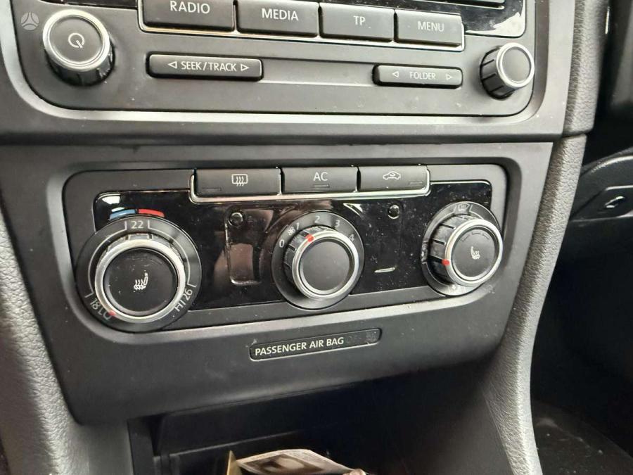Balts Volkswagen Golf 2010 Viļņa, ar dzinēja tilpumu 1.60 L un nobraukumu 222 tūkst. km par 2300 €, foto 9 vietnē AUTOMOTO.COM.LV
