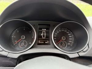 Balts Volkswagen Golf 2010 Viļņa, ar dzinēja tilpumu 1.60 L un nobraukumu 222 tūkst. km par 2300 €, foto 11 vietnē AUTOMOTO.COM.LV