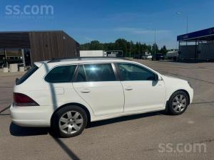 White Volkswagen Golf 2010 in Riga, with an engine capacity of 1.60 L and mileage of 385 thousand km for 1900 €, photo 7 on AUTOMOTO.COM.LV