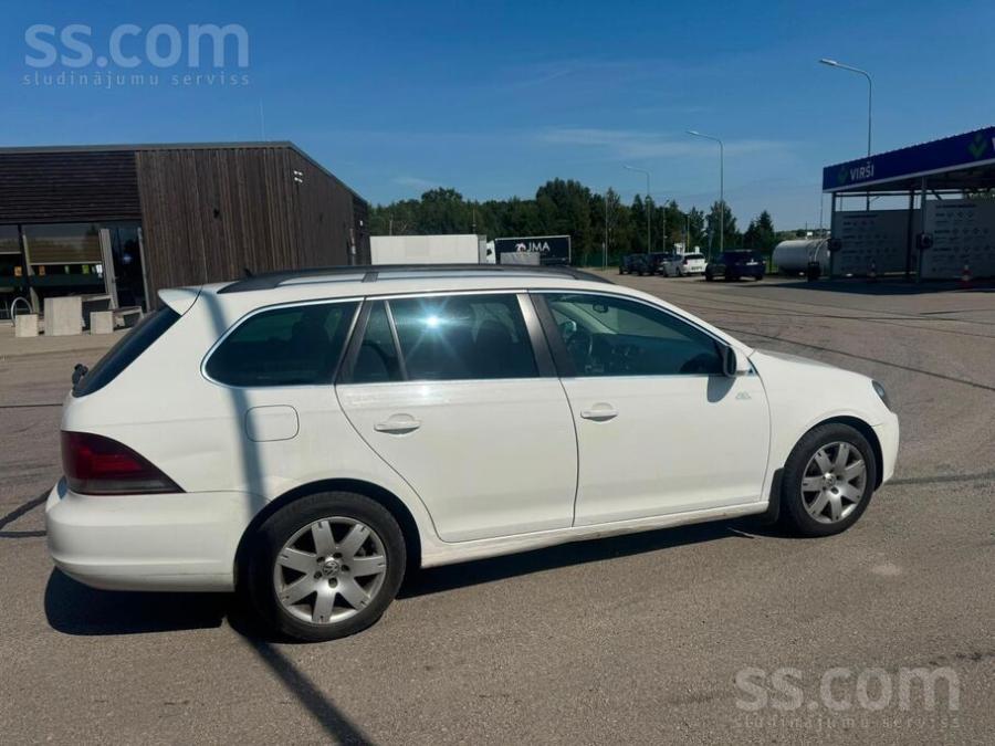 White Volkswagen Golf 2010 in Riga, with an engine capacity of 1.60 L and mileage of 385 thousand km for 1900 €, photo 7 on AUTOMOTO.COM.LV