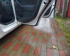 Balts Volkswagen Golf 2010 Valmiera, ar dzinēja tilpumu 1.60 L un nobraukumu 391 tūkst. km par 1770 €, foto 5 vietnē AUTOMOTO.COM.LV