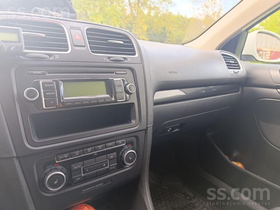 Balts Volkswagen Golf 2010 Valmiera, ar dzinēja tilpumu 1.60 L un nobraukumu 391 tūkst. km par 1770 €, foto 9 vietnē AUTOMOTO.COM.LV