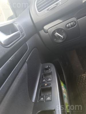 Balts Volkswagen Golf 2010 Valmiera, ar dzinēja tilpumu 1.60 L un nobraukumu 391 tūkst. km par 1770 €, foto 10 vietnē AUTOMOTO.COM.LV