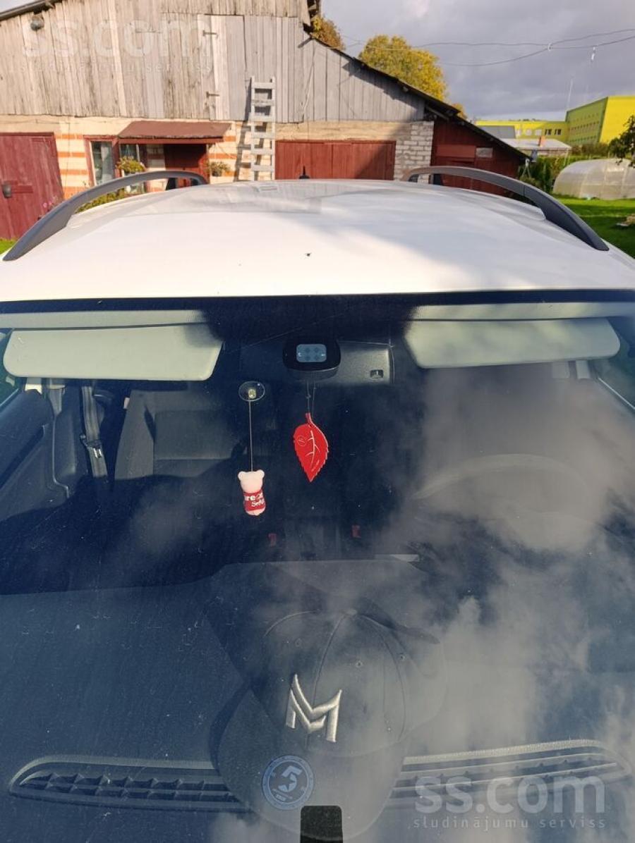 Balts Volkswagen Golf 2010 Valmiera, ar dzinēja tilpumu 1.60 L un nobraukumu 391 tūkst. km par 1770 €, foto 13 vietnē AUTOMOTO.COM.LV
