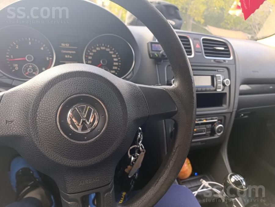 Balts Volkswagen Golf 2010 Valmiera, ar dzinēja tilpumu 1.60 L un nobraukumu 391 tūkst. km par 1770 €, foto 14 vietnē AUTOMOTO.COM.LV