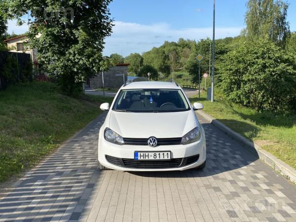 White Volkswagen Golf 2011 in Rezekne, with an engine capacity of 1.60 L and mileage of 229 thousand km for 3250 €, photo 2 on AUTOMOTO.COM.LV