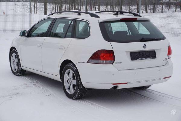 Balts Volkswagen Golf 2011 Klaipėda, ar dzinēja tilpumu 1.60 L un nobraukumu 162 tūkst. km par 3900 €, foto 3 vietnē AUTOMOTO.COM.LV