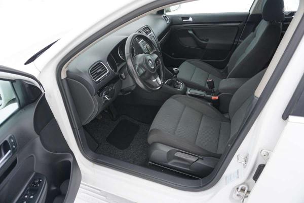 Balts Volkswagen Golf 2011 Klaipėda, ar dzinēja tilpumu 1.60 L un nobraukumu 162 tūkst. km par 3900 €, foto 5 vietnē AUTOMOTO.COM.LV