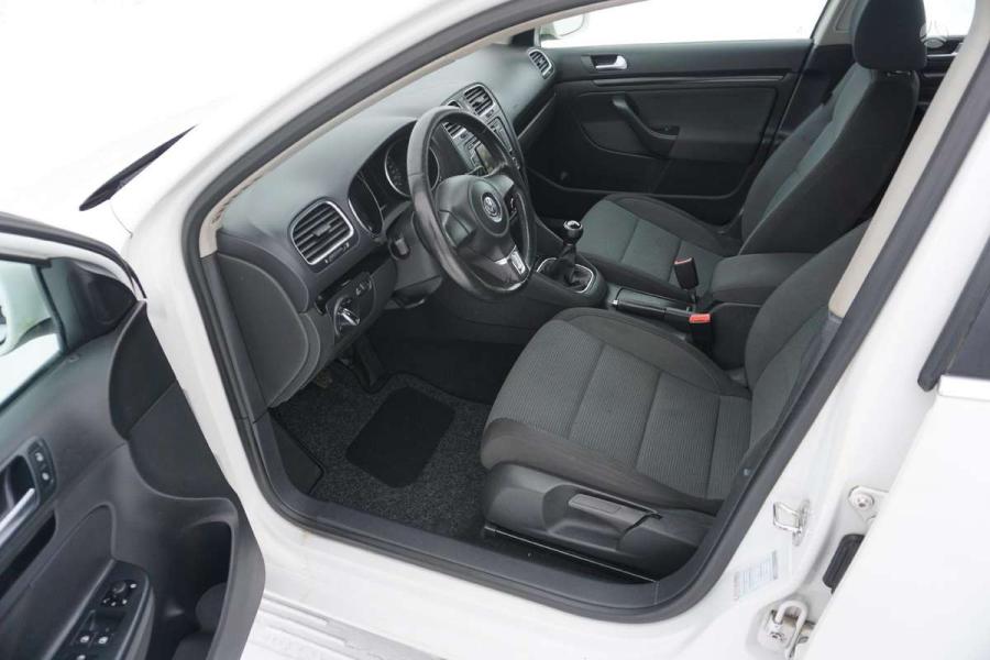 Balts Volkswagen Golf 2011 Klaipėda, ar dzinēja tilpumu 1.60 L un nobraukumu 162 tūkst. km par 3900 €, foto 5 vietnē AUTOMOTO.COM.LV
