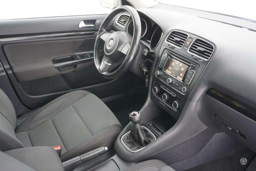 Balts Volkswagen Golf 2011 Klaipėda, ar dzinēja tilpumu 1.60 L un nobraukumu 162 tūkst. km par 3900 €, foto 8 vietnē AUTOMOTO.COM.LV