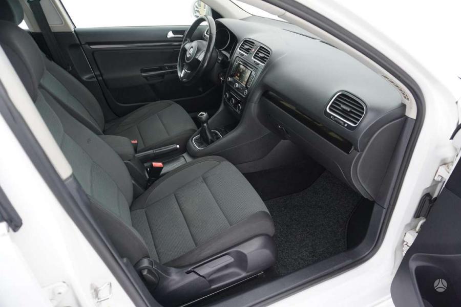 Balts Volkswagen Golf 2011 Klaipėda, ar dzinēja tilpumu 1.60 L un nobraukumu 162 tūkst. km par 3900 €, foto 9 vietnē AUTOMOTO.COM.LV