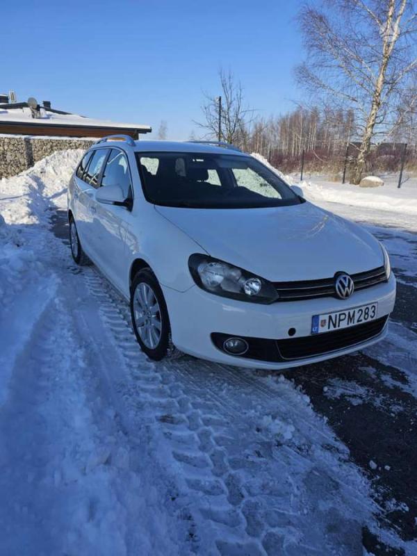 White Volkswagen Golf 2011 in Kaunas, with an engine capacity of 1.20 L and mileage of 320 thousand km for 3950 €, photo 1 on AUTOMOTO.COM.LV