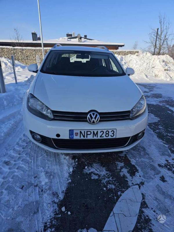 White Volkswagen Golf 2011 in Kaunas, with an engine capacity of 1.20 L and mileage of 320 thousand km for 3950 €, photo 2 on AUTOMOTO.COM.LV