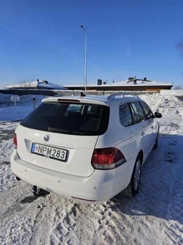 White Volkswagen Golf 2011 in Kaunas, with an engine capacity of 1.20 L and mileage of 320 thousand km for 3950 €, photo 7 on AUTOMOTO.COM.LV