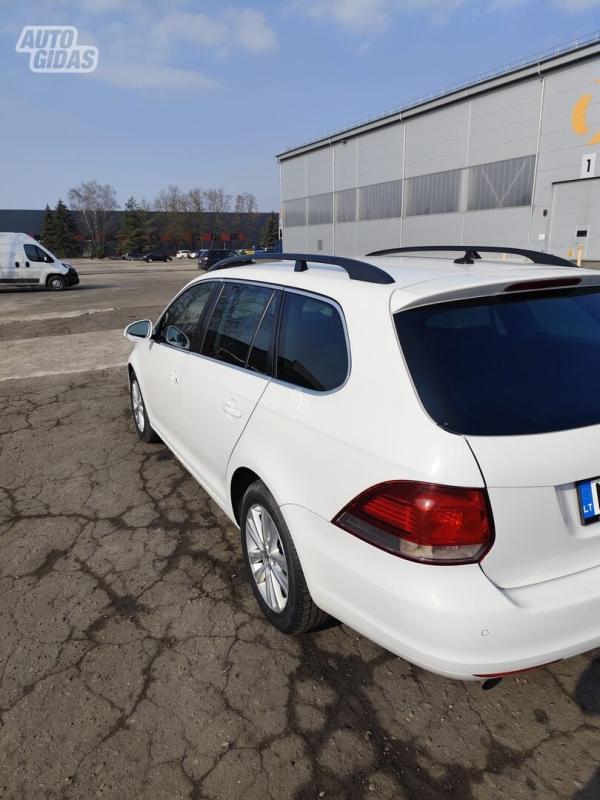White Volkswagen Golf 2011 in Marijampole, with an engine capacity of 1.60 L and mileage of 342 thousand km for 2600 €, photo 2 on AUTOMOTO.COM.LV