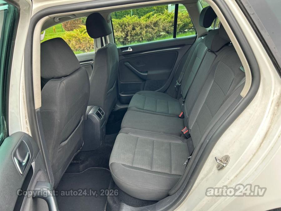Balts Volkswagen Golf 2011 Valga, ar dzinēja tilpumu 2.00 L un nobraukumu 375 tūkst. km par 2400 €, foto 9 vietnē AUTOMOTO.COM.LV