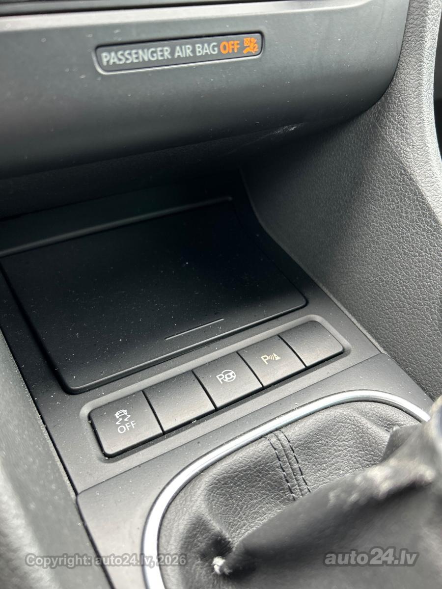 Balts Volkswagen Golf 2011 Valga, ar dzinēja tilpumu 2.00 L un nobraukumu 375 tūkst. km par 2400 €, foto 16 vietnē AUTOMOTO.COM.LV