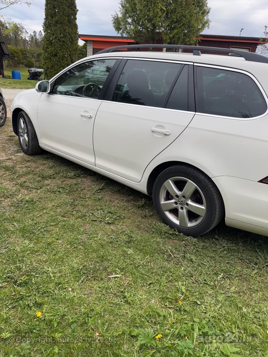 Balts Volkswagen Golf 2011 Tallina, ar dzinēja tilpumu 2.00 L un nobraukumu 375 tūkst. km par 3500 €, foto 4 vietnē AUTOMOTO.COM.LV