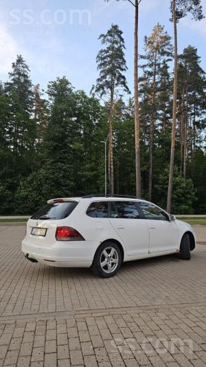Balts Volkswagen Golf 2011 Ogre, ar dzinēja tilpumu 1.60 L un nobraukumu 416 tūkst. km par 1650 €, foto 5 vietnē AUTOMOTO.COM.LV