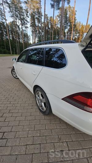 Balts Volkswagen Golf 2011 Ogre, ar dzinēja tilpumu 1.60 L un nobraukumu 416 tūkst. km par 1650 €, foto 10 vietnē AUTOMOTO.COM.LV