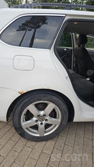 Balts Volkswagen Golf 2011 Ogre, ar dzinēja tilpumu 1.60 L un nobraukumu 416 tūkst. km par 1650 €, foto 16 vietnē AUTOMOTO.COM.LV
