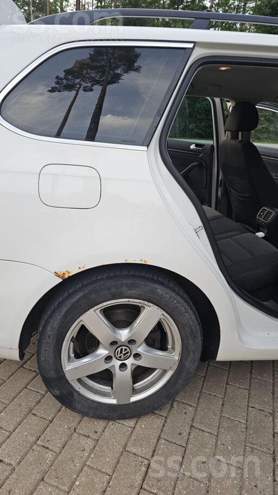 Balts Volkswagen Golf 2011 Ogre, ar dzinēja tilpumu 1.60 L un nobraukumu 416 tūkst. km par 1650 €, foto 16 vietnē AUTOMOTO.COM.LV