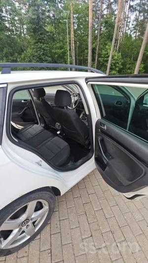 Balts Volkswagen Golf 2011 Ogre, ar dzinēja tilpumu 1.60 L un nobraukumu 416 tūkst. km par 1650 €, foto 21 vietnē AUTOMOTO.COM.LV