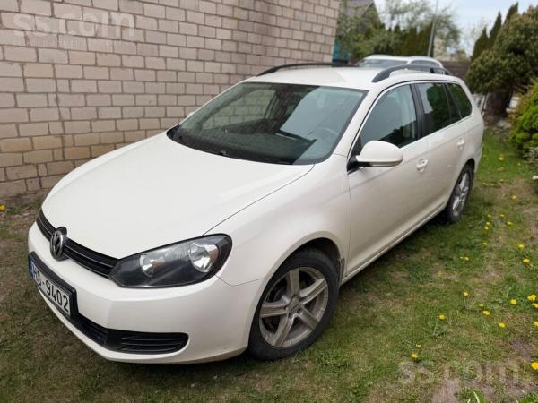 White Volkswagen Golf 2011 in Talsi, with an engine capacity of 1.60 L and mileage of 273 thousand km for 2500 €, photo 1 on AUTOMOTO.COM.LV