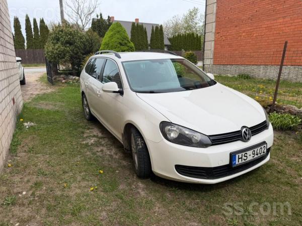 White Volkswagen Golf 2011 in Talsi, with an engine capacity of 1.60 L and mileage of 273 thousand km for 2500 €, photo 2 on AUTOMOTO.COM.LV