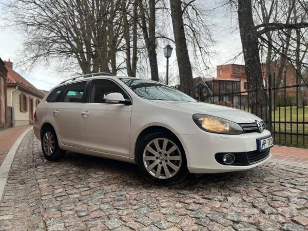 White Volkswagen Golf 2011 in Cesis, with an engine capacity of 1.60 L and mileage of 343 thousand km for 2990 €, photo 2 on AUTOMOTO.COM.LV