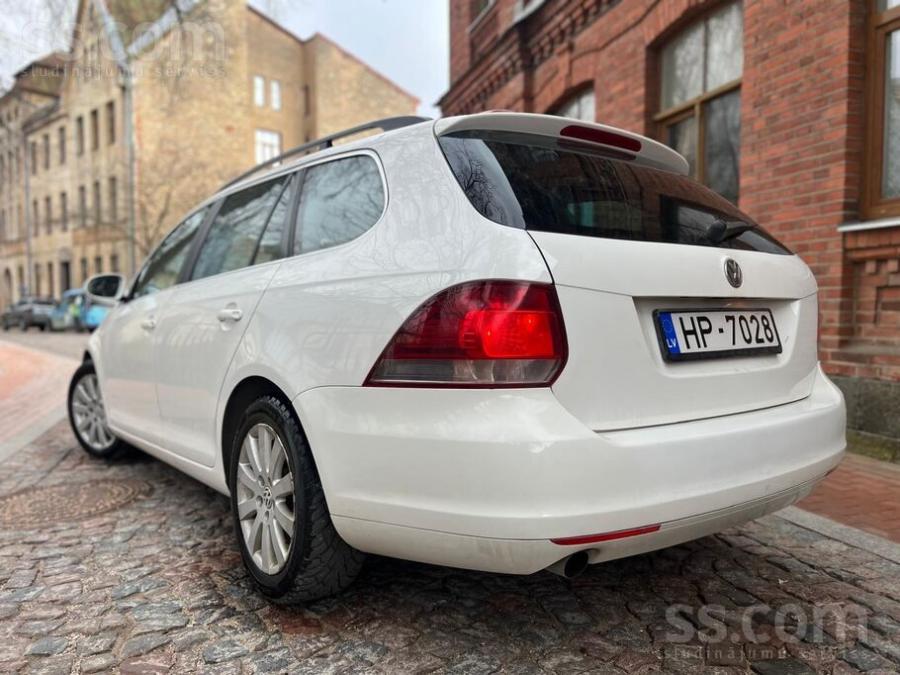 Balts Volkswagen Golf 2011 Cēsis, ar dzinēja tilpumu 1.60 L un nobraukumu 343 tūkst. km par 2990 €, foto 4 vietnē AUTOMOTO.COM.LV