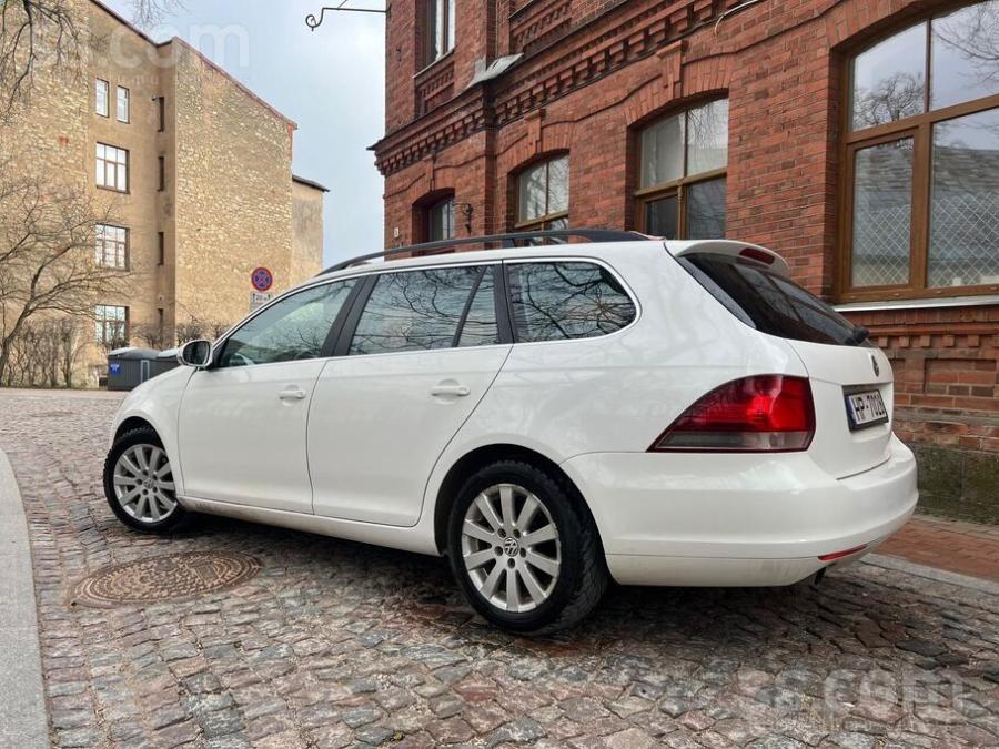 Balts Volkswagen Golf 2011 Cēsis, ar dzinēja tilpumu 1.60 L un nobraukumu 343 tūkst. km par 2990 €, foto 5 vietnē AUTOMOTO.COM.LV