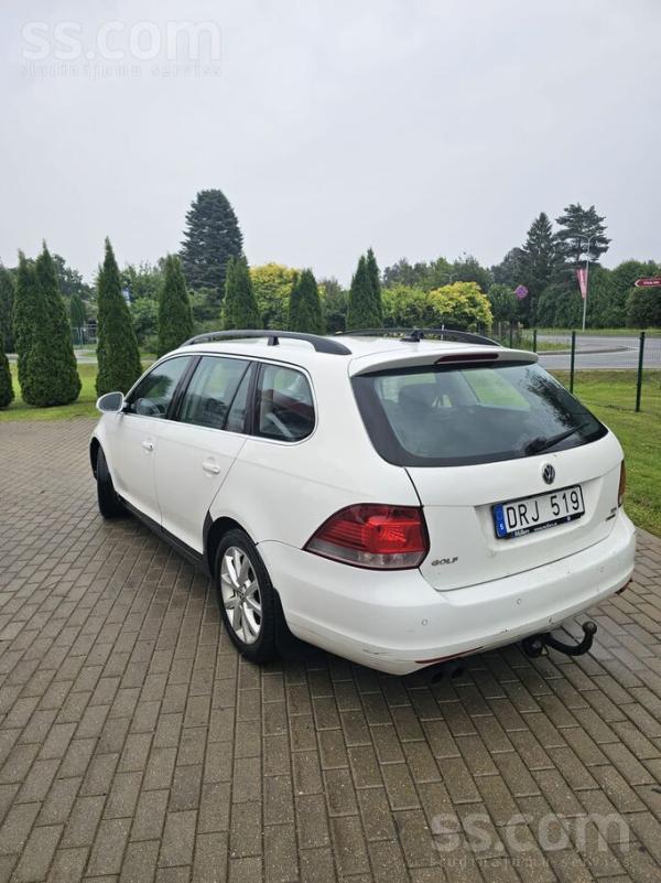 Balts Volkswagen Golf 2011 Ogre, ar dzinēja tilpumu 1.60 L un nobraukumu 350 tūkst. km par 1600 €, foto 2 vietnē AUTOMOTO.COM.LV