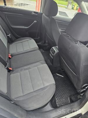 Balts Volkswagen Golf 2011 Ogre, ar dzinēja tilpumu 1.60 L un nobraukumu 350 tūkst. km par 1600 €, foto 9 vietnē AUTOMOTO.COM.LV